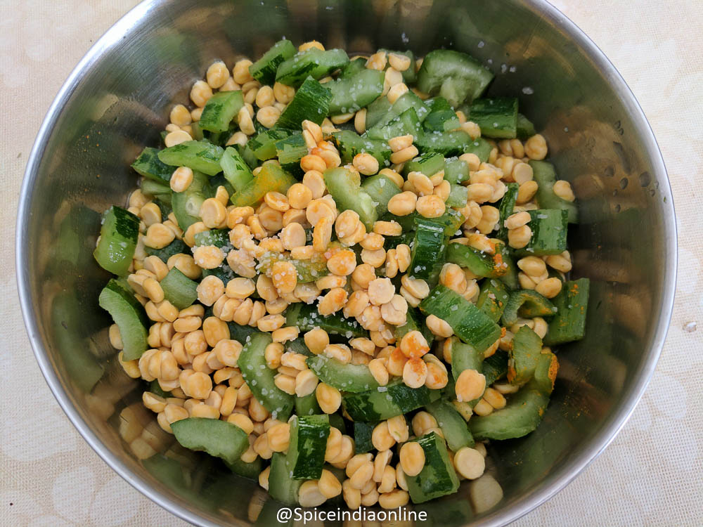 Pudalangai Poriyal - Snake Gourd Recipes — Spiceindiaonline