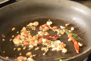 Kovil Puliyodharai - Temple Style Tamarind Rice Recipe — Spiceindiaonline
